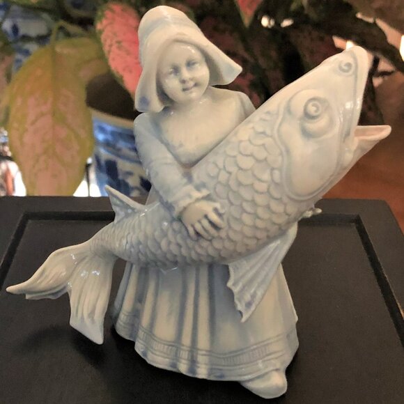 Art | Rare Delft Fisherwoman Huge Fish Figurine Koi Model Rauenstein ...